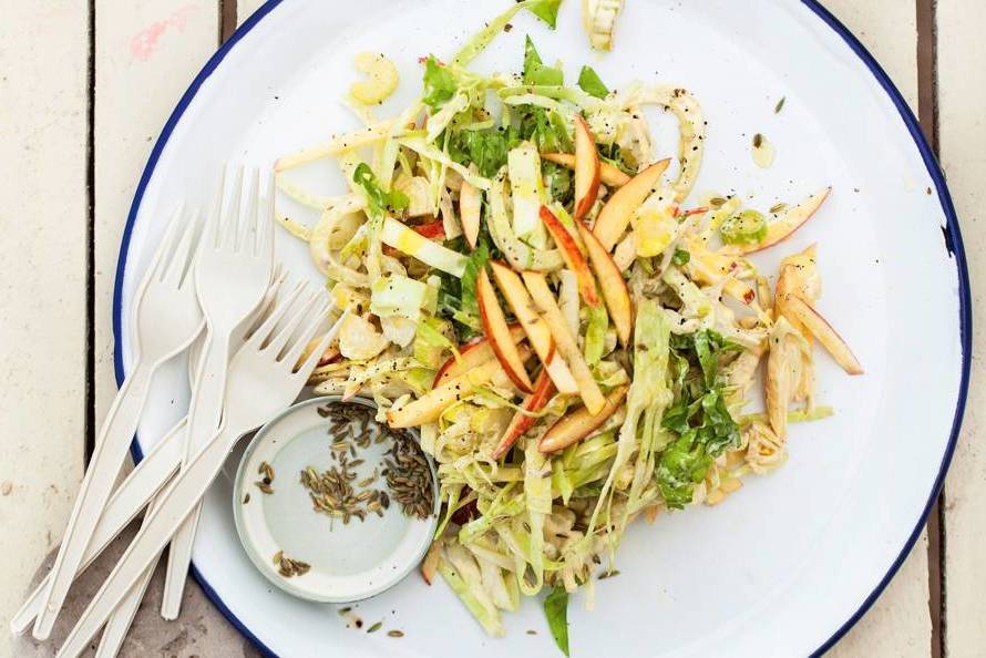 Iceberg lettuce with fennel and apple - Recipe Guide